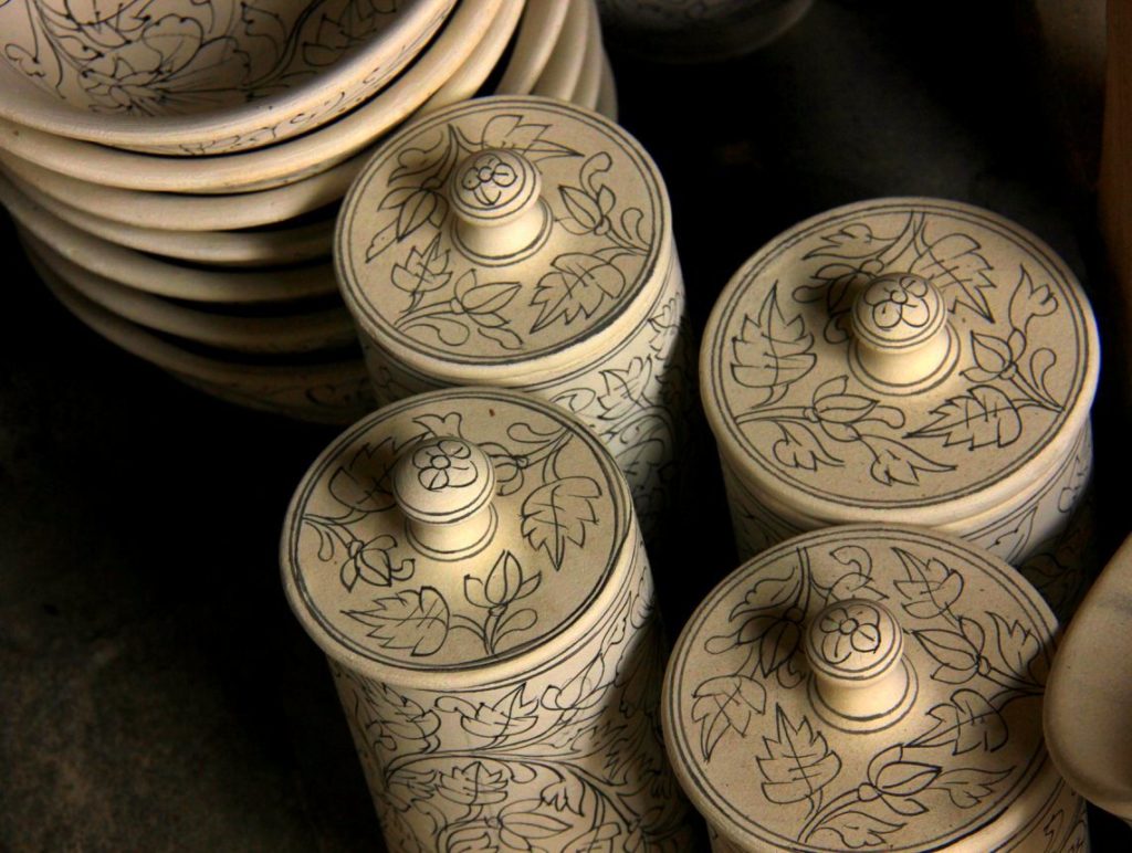 Jaipur Blue Pottery: Turbulent Tale of No-Clay Art