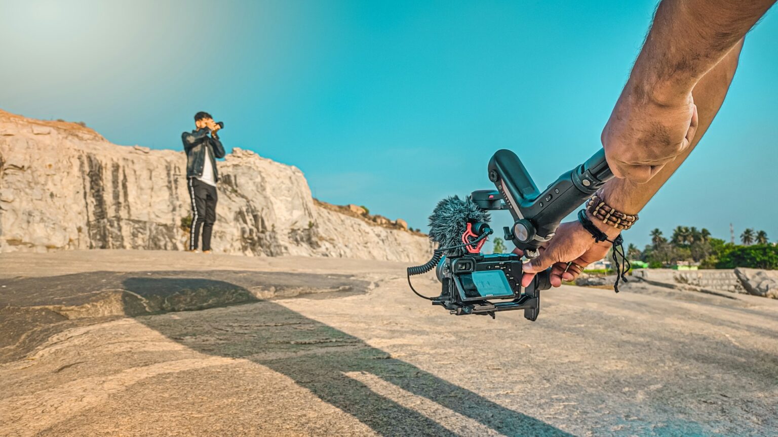 Travel Vlogging Tips – How to Film on the Go Like a Pro